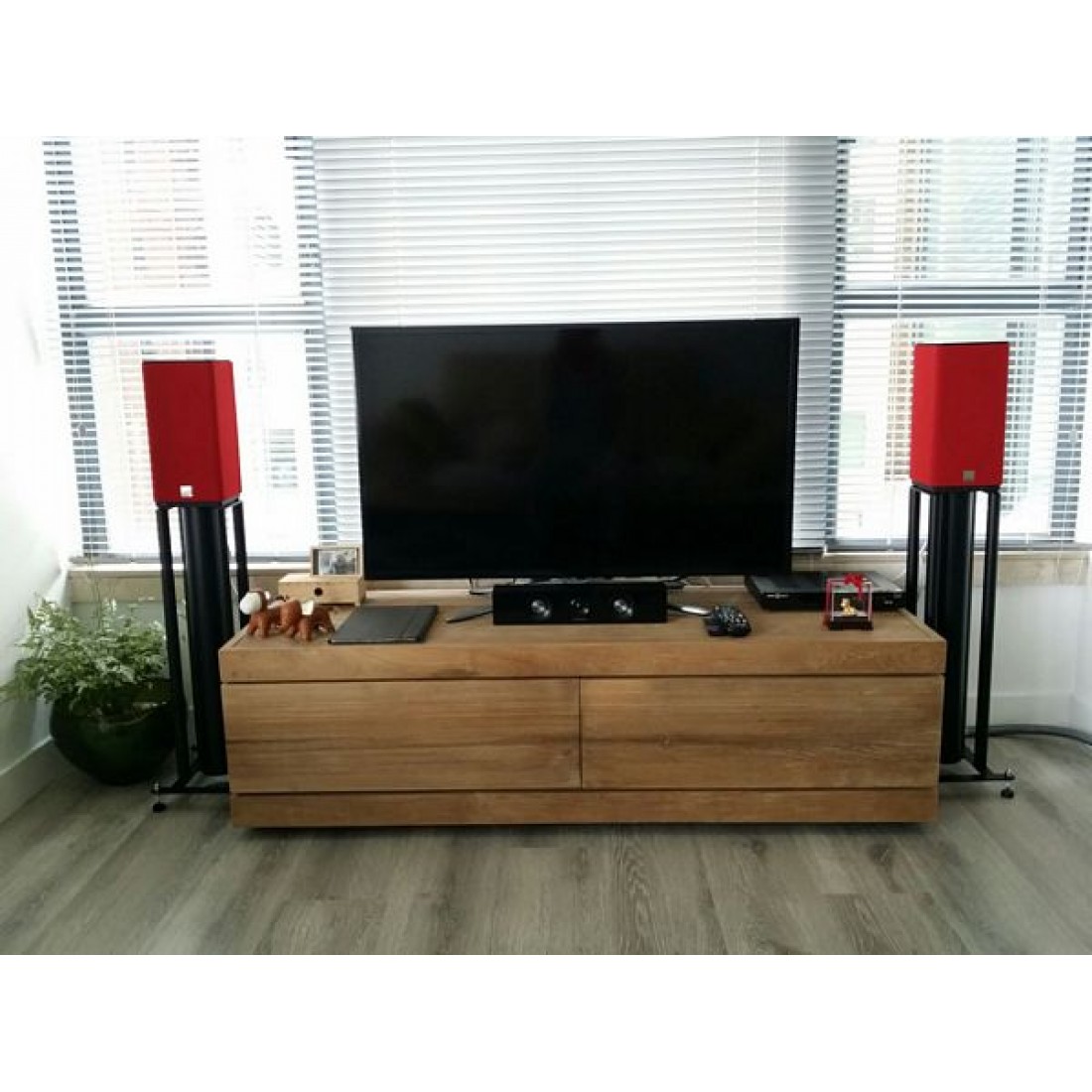 FS 104 Signature Speaker Stands FS 104 Signature Speaker Isolation ...